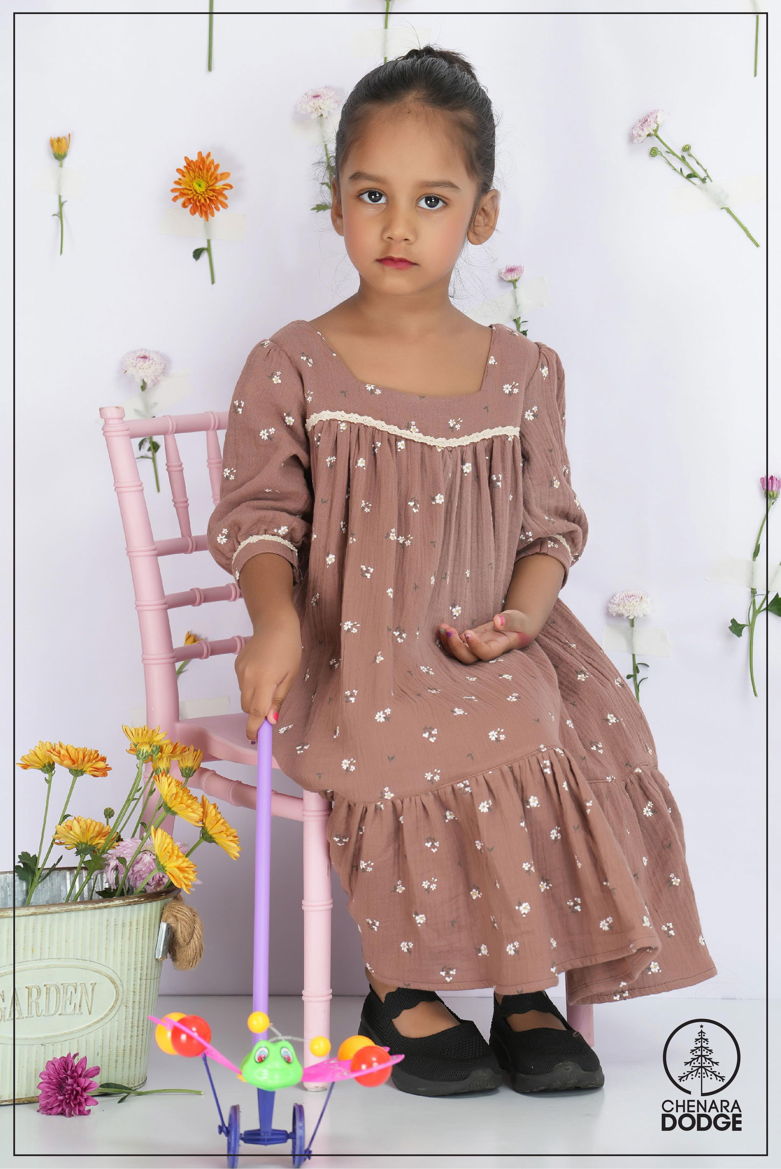 ELSA SQUARE-NECK KIDS DRESS