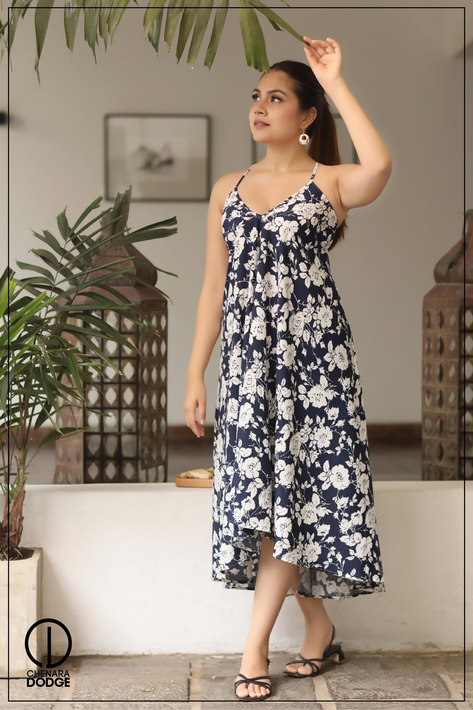 LONALI BACK TIE-UP MIDI DRESS