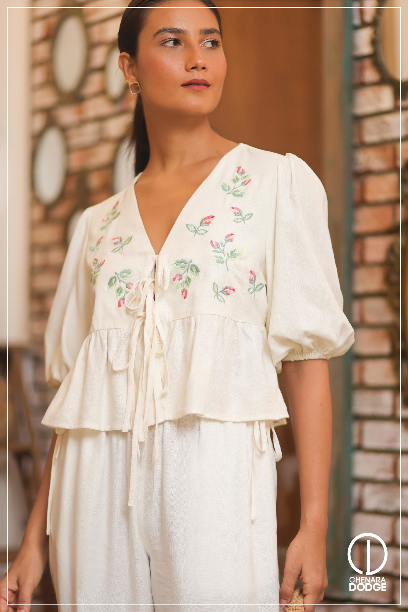 LUNA EMB FRONT TIE-UP TOP