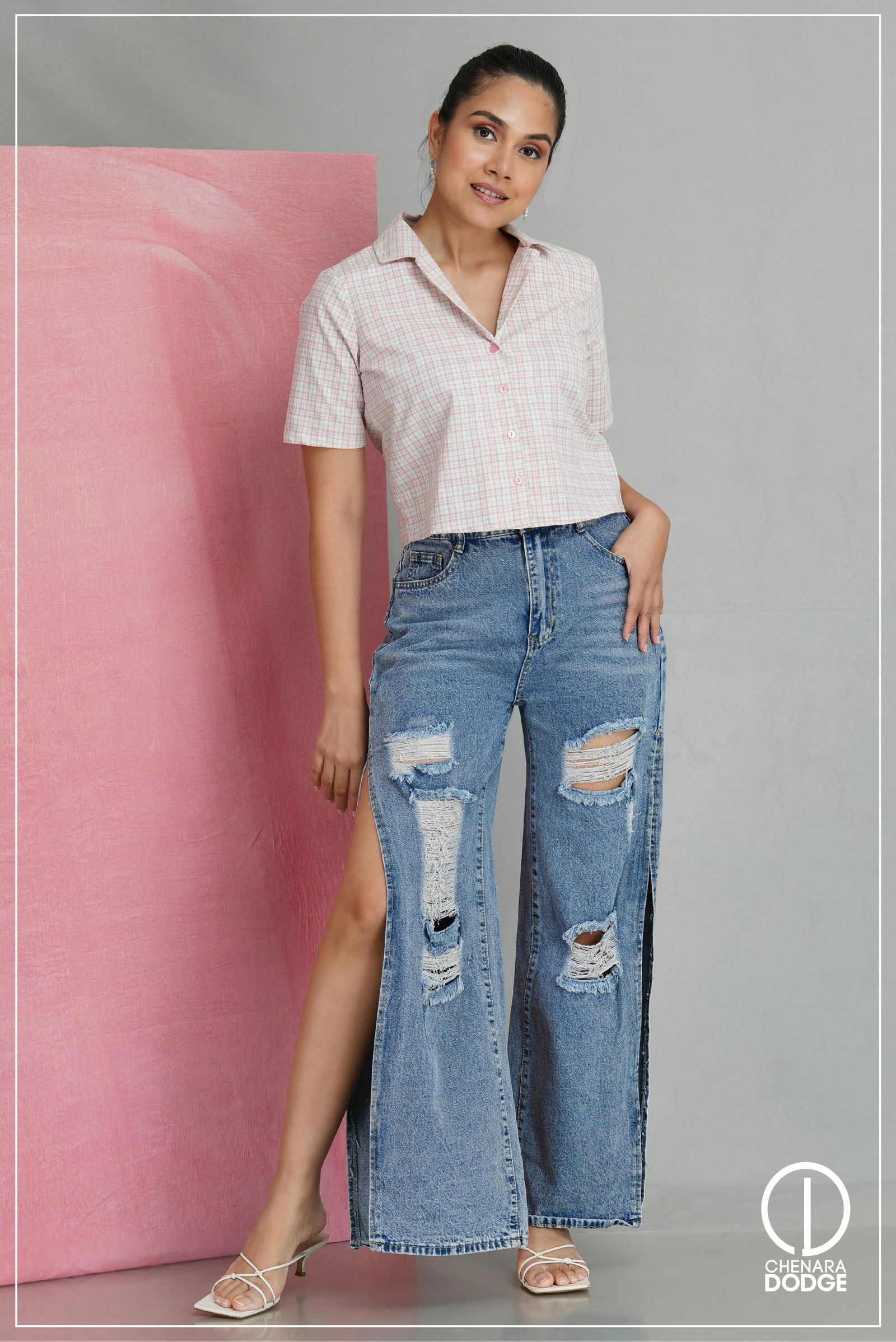 SUE NOTCH COLLAR TOP